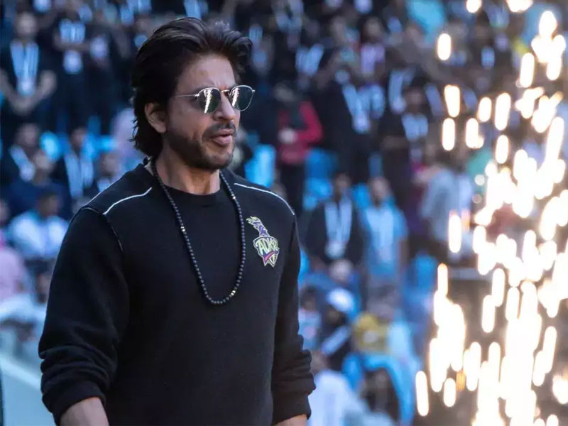 Shah Rukh Khan holds special screening of Pathaan love 1