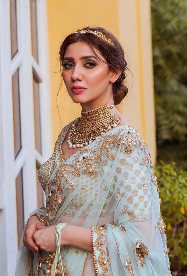 Watch Mahira Khans Dance Performance To Husn Hai Suhana
