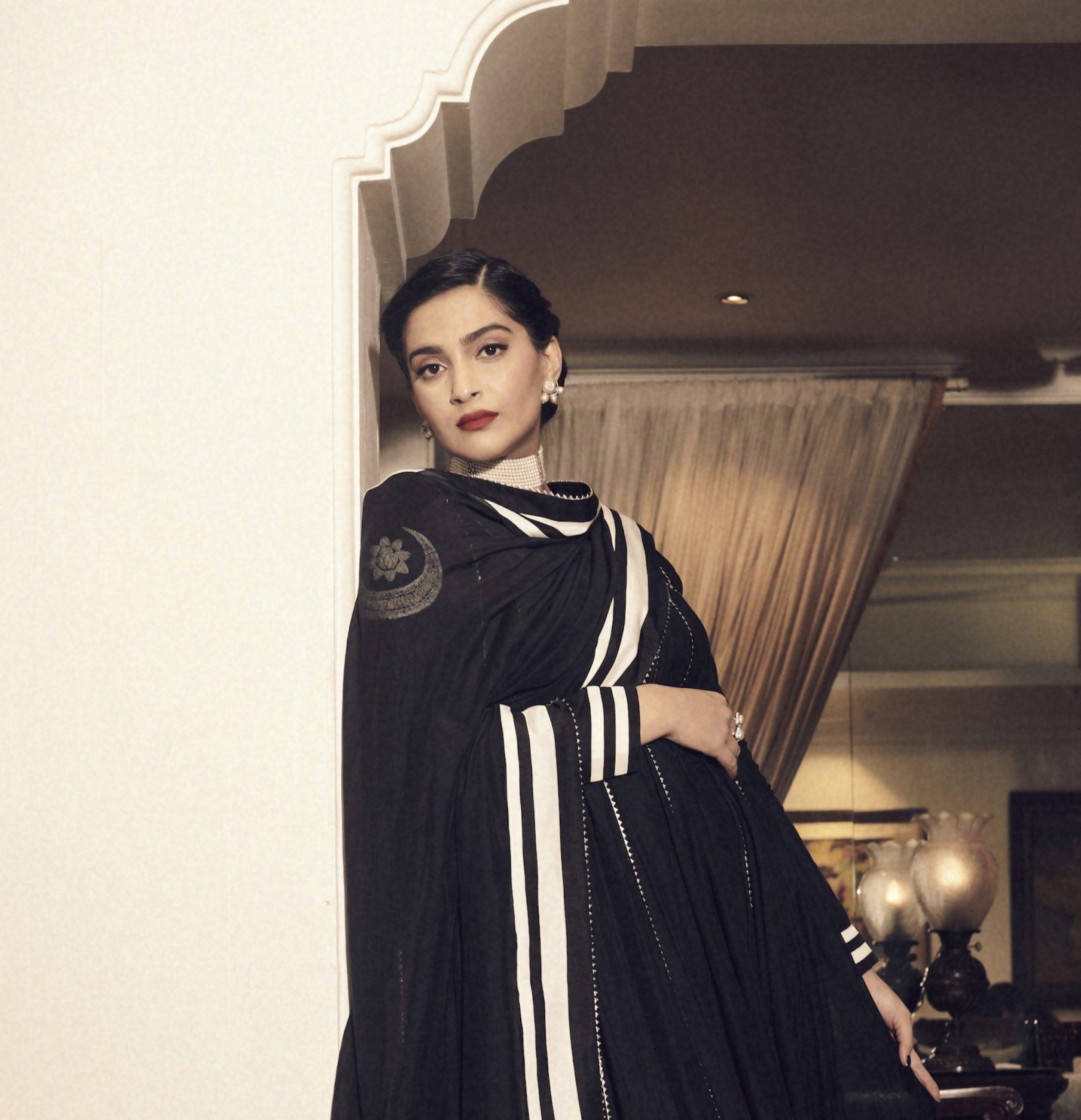 10 stylish eid outfit ideas to celebrate in style - Masala.com