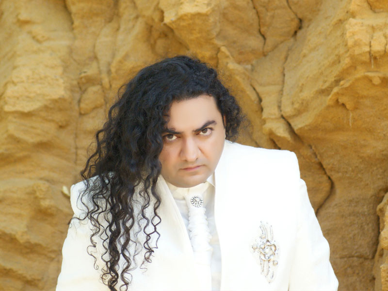 Taher Shah announces Hollywood film famous 1