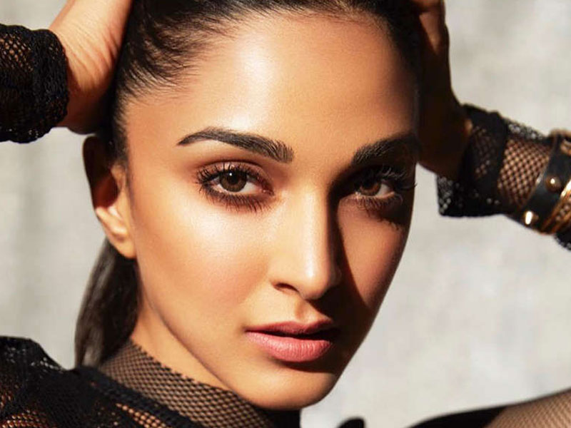 Achieve Kiara Advani's smokey eye look in 8 easy steps - Masala.com