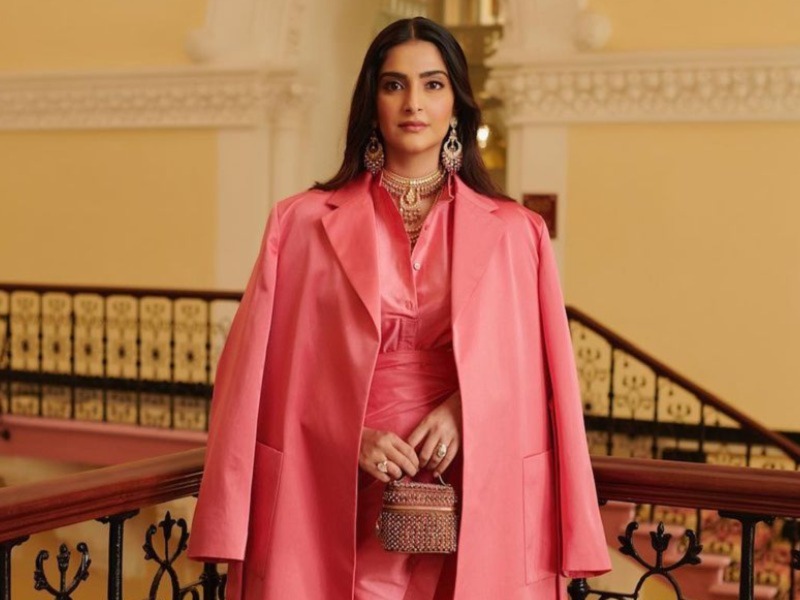 Sonam Kapoor This is Sonam Kapoor's next strategic public appearance in ...