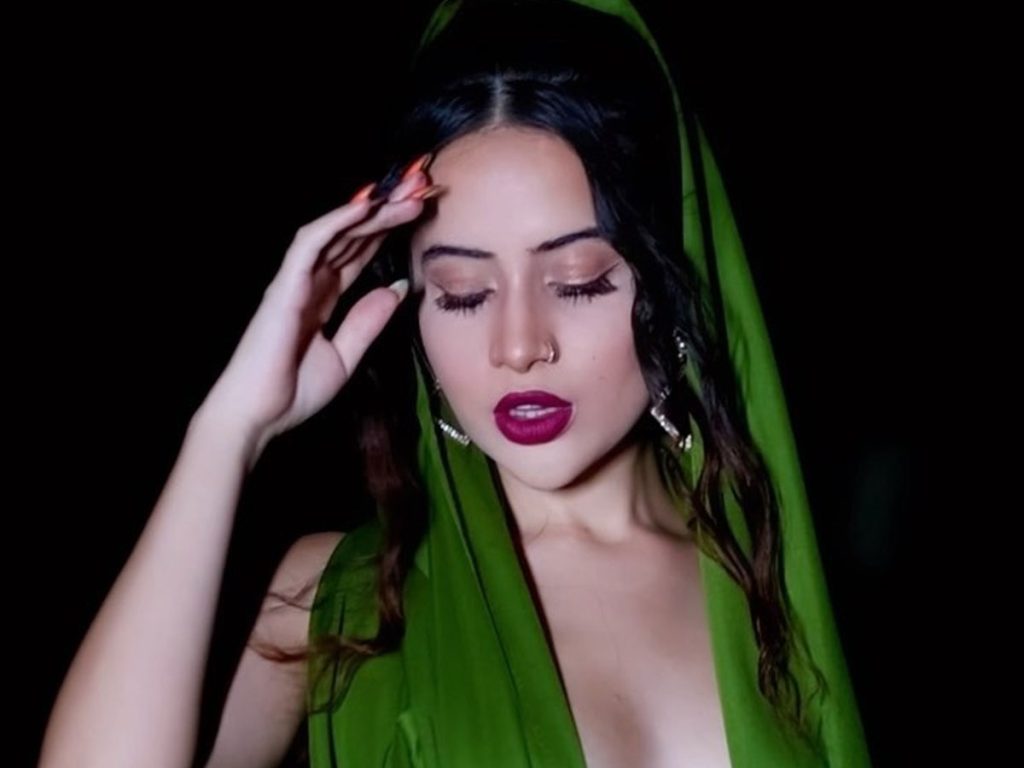 Uorfi Javed: 5 most outrageous dresses by the actress - Masala.com