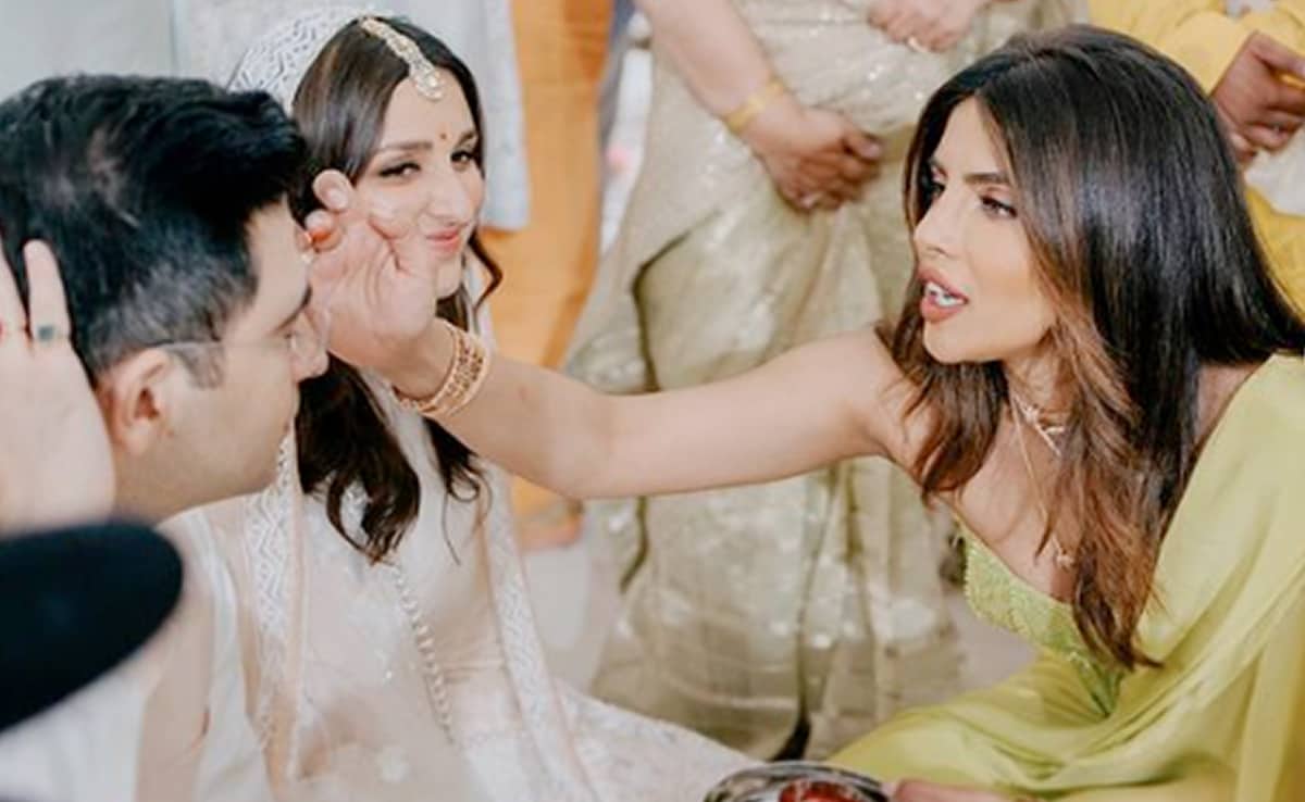Parineeti shares unseen picture of Priyanka Chopra from her engagement ... Parineeti shares unseen picture of Priyanka Chopra from her engagement ...