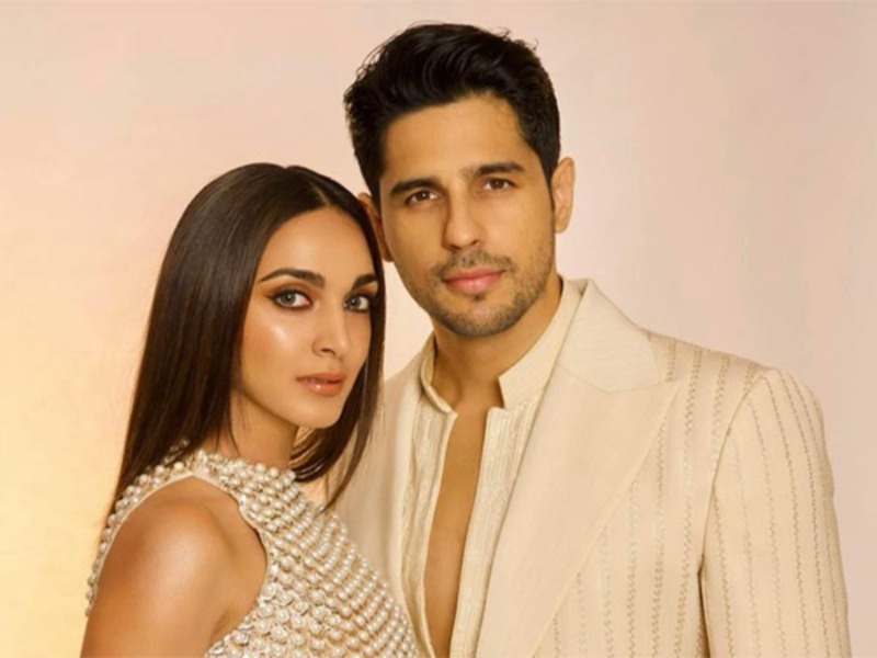 Sidharth Malhotra: WATCH: Sidharth Malhotra and Kiara Advani out on a ...