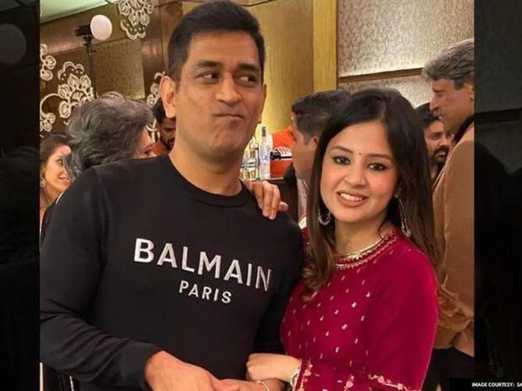 Is MS Dhoni all set to make his acting debut? - Masala.com