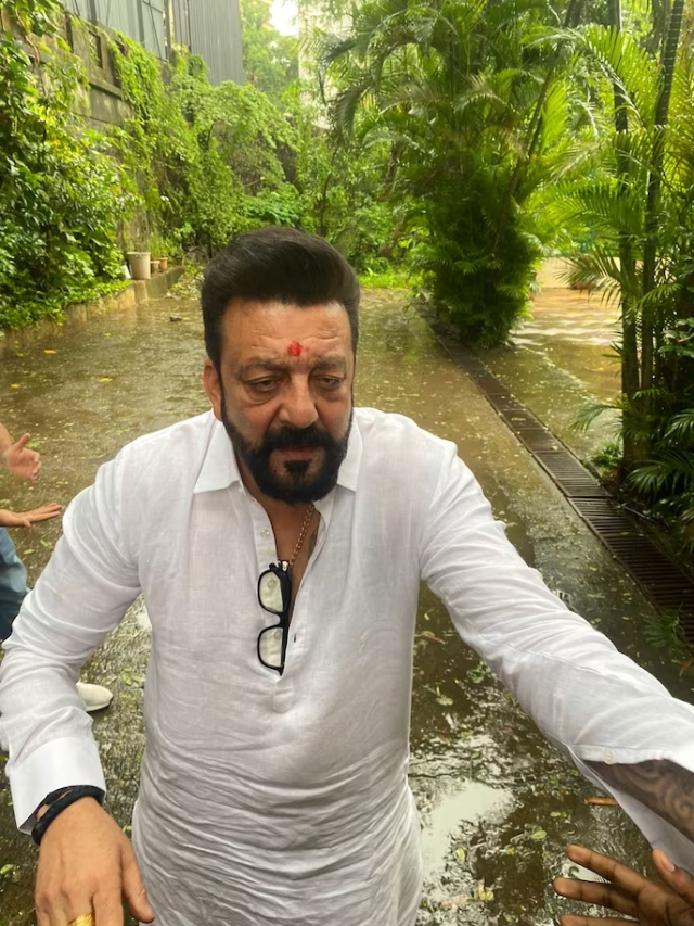 Sanjay Dutt nails the "Vaastav" look for his 64th birthday as he greets ...