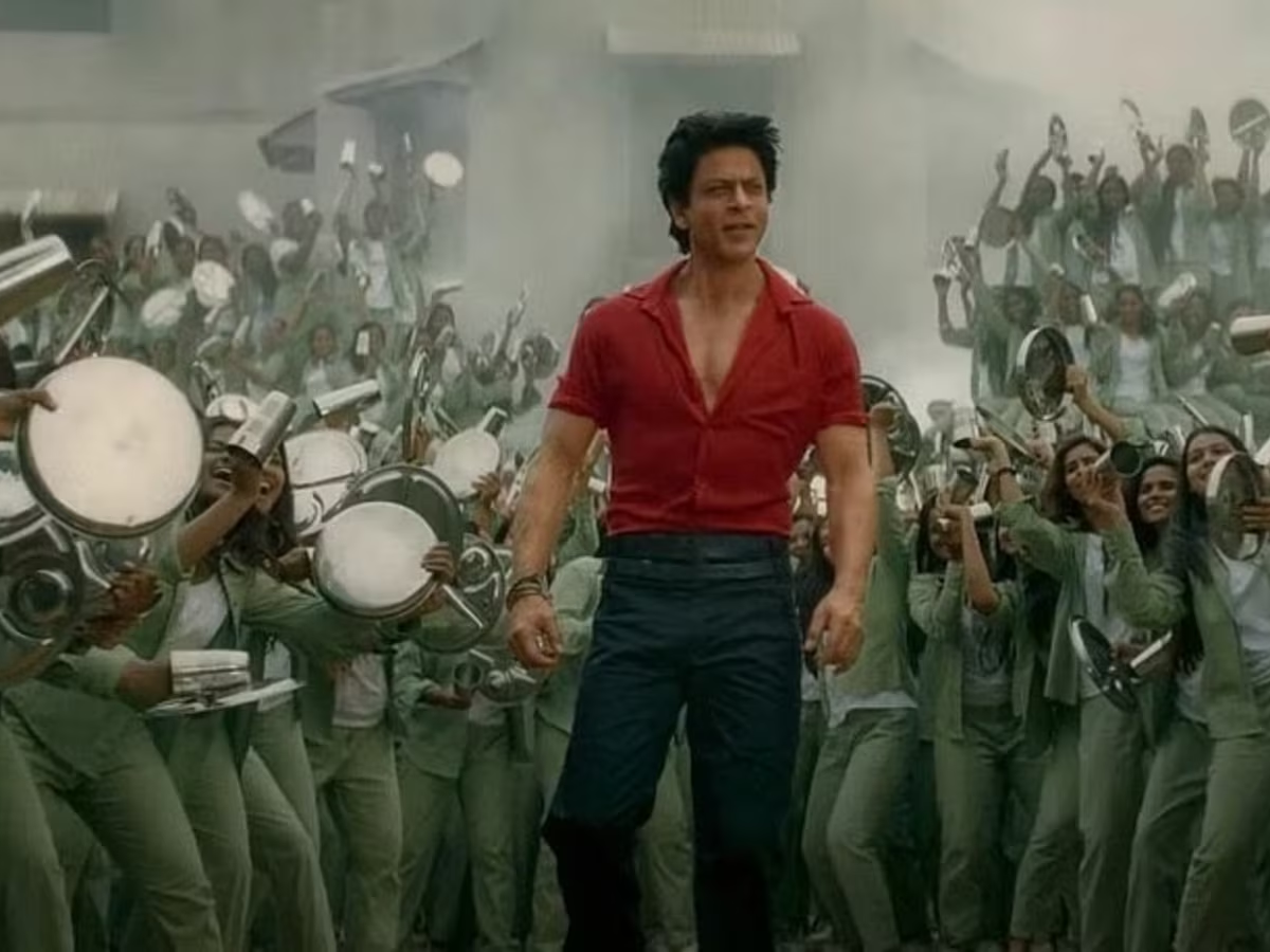 Zinda Banda: Shah Rukh Khan shakes a leg with girl gang in Jawan's first song - Watch - Masala.com