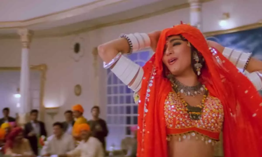 Choli Ke Peechay: Why was popular 1993 song frowned upon? - Masala.com