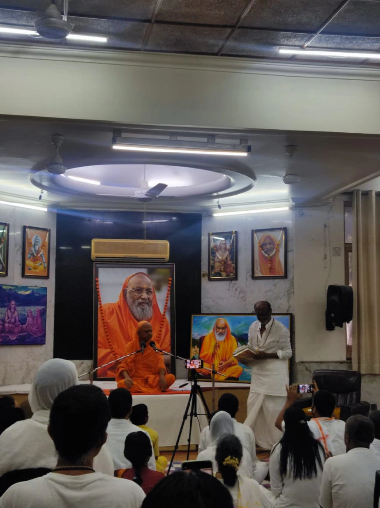 Rajinikanth: WATCH: On spiritual journey to the Himalayas, Rajinikanth ...