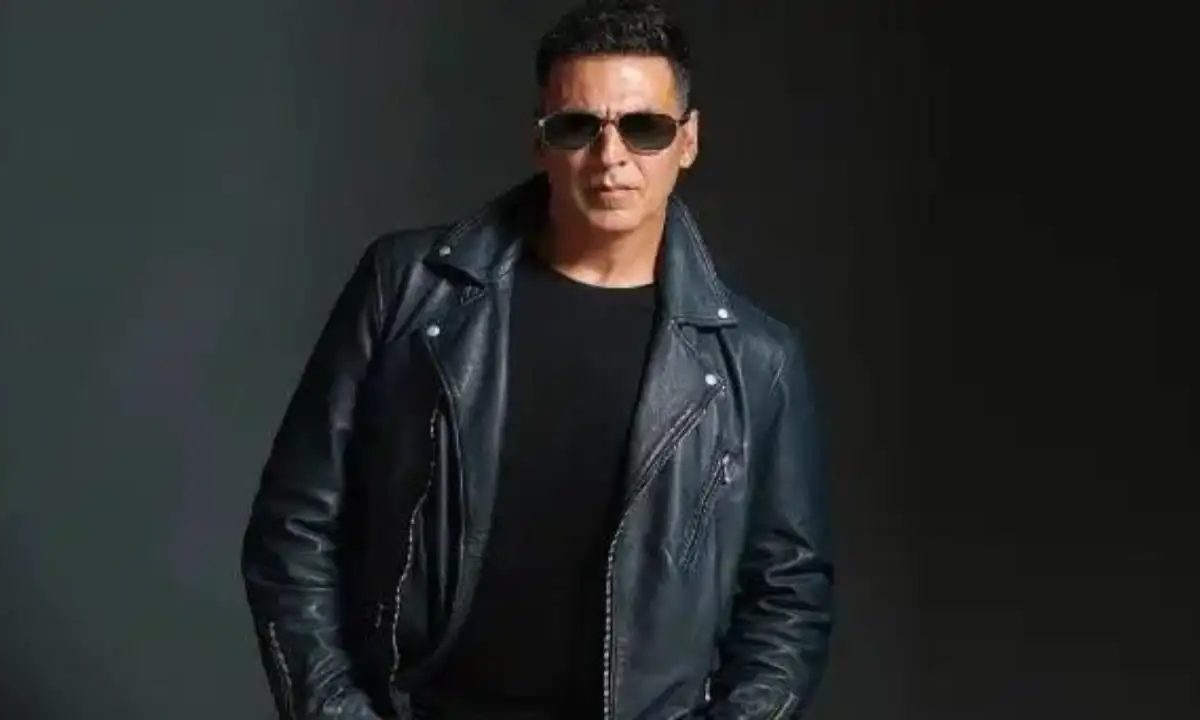 Akshay Kumar: WATCH: Akshay Kumar's latest interaction with fans on ...