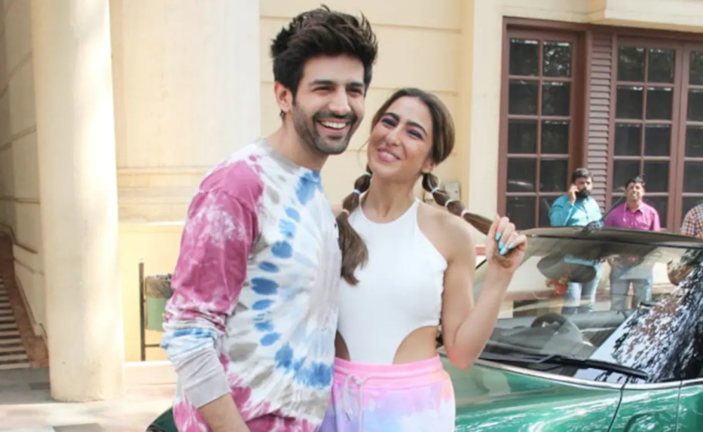 Kartik Aaryan: WATCH: Exes Kartik Aaryan and Sara Ali Khan share a sweet hug at the 'Gadar 2 ...