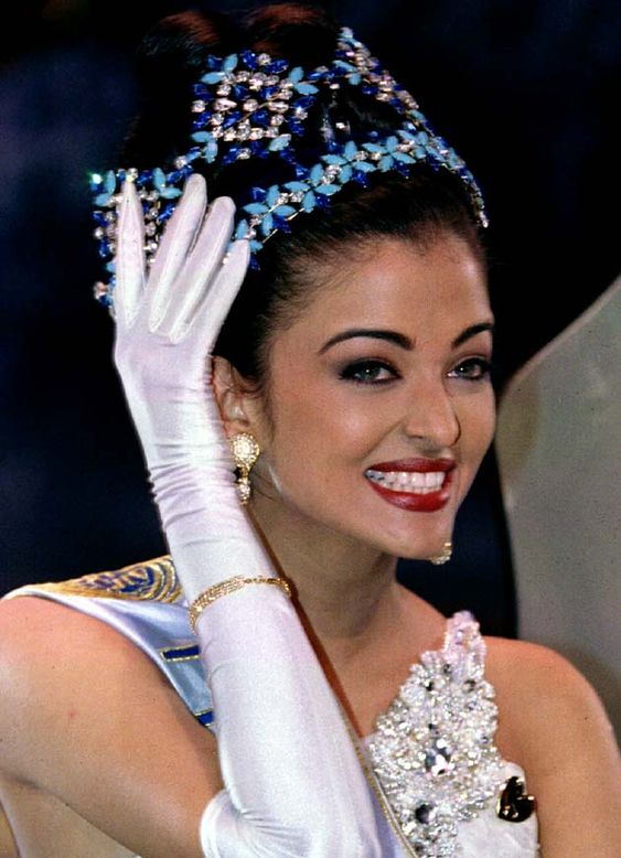 Blast From The Past: 12 stunning pictures of Aishwarya Rai during her ...