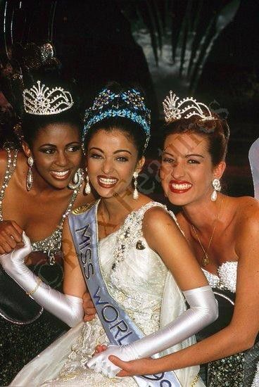 Blast From The Past: 12 stunning pictures of Aishwarya Rai during her ...