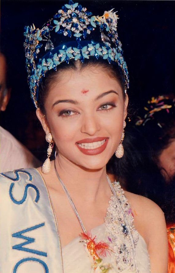 Blast From The Past: 12 stunning pictures of Aishwarya Rai during her ...