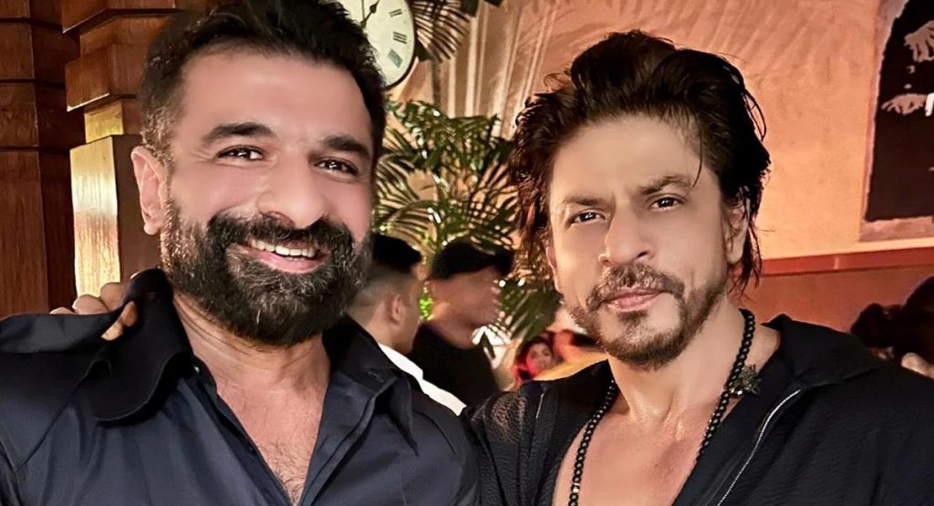 WATCH: Eijaz Khan shares PRICELESS throwback video of his 1st performance with Shah Rukh Khan ...