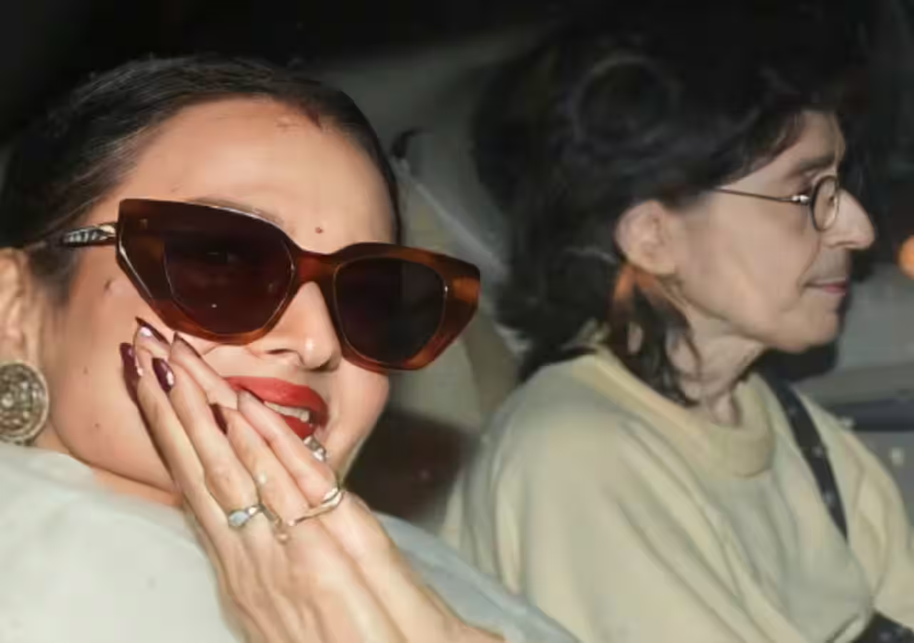 The REAL relationship between Rekha and her assistant Farzana - Blast ...