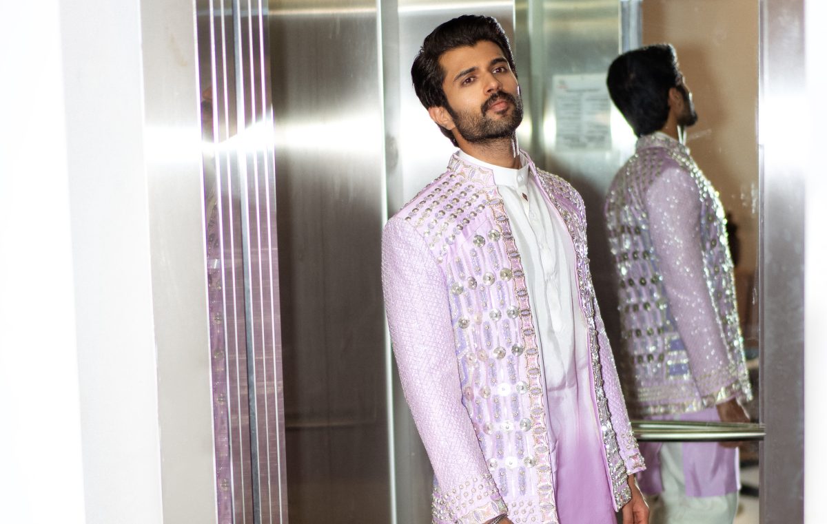 Vijay Deverakonda sets the temperature soaring in a brand new look from ...