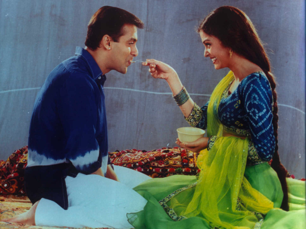 Real life Hum Dil De Chuke Sanam? Indian man MARRIES wife to boyfriend ...