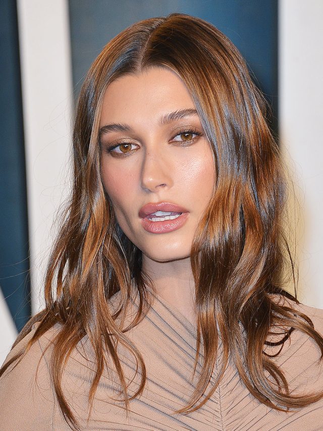 6 of Hailey Bieber's most STUNNING makeup looks - Masala.com