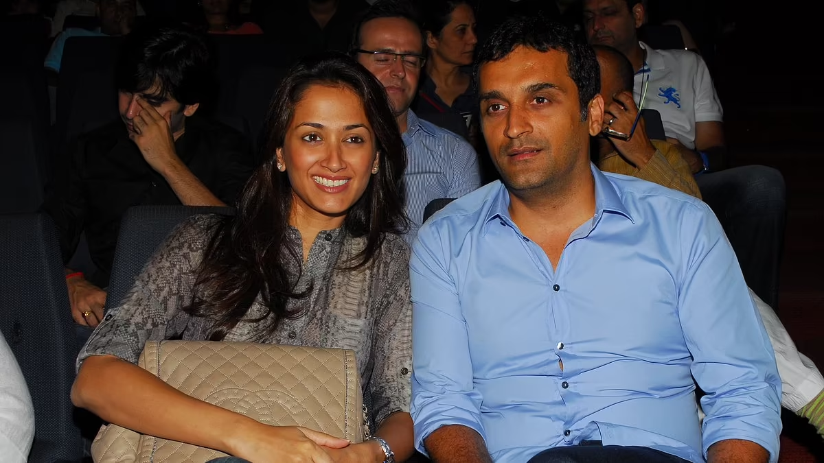 Swades Actor Gayatri Joshi Husband Escape Deadly Car Collision In