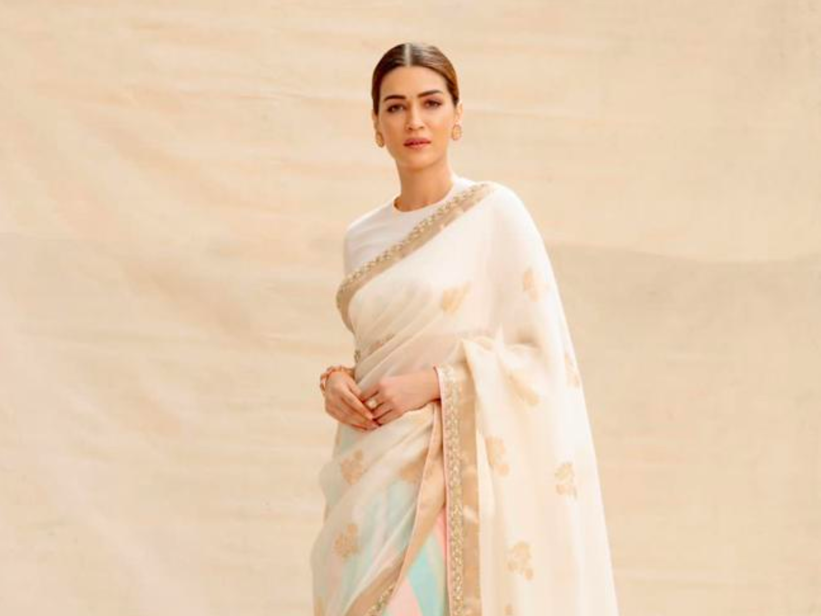 Kriti Sanon STUNS in a pastel-hued Manish Malhotra saree at 69th ...