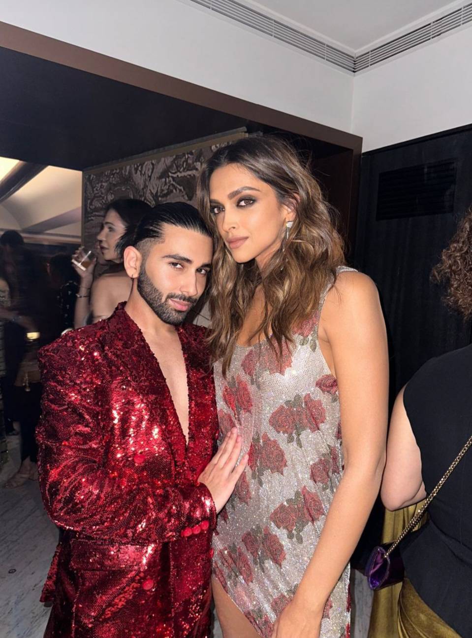 Netizens bash Orry for inappropriate poses with Kareena Kapoor Khan ...