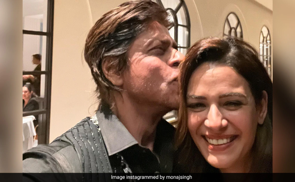 Aryan Khan fans can't stop gushing about his good looks after RARE pics ...