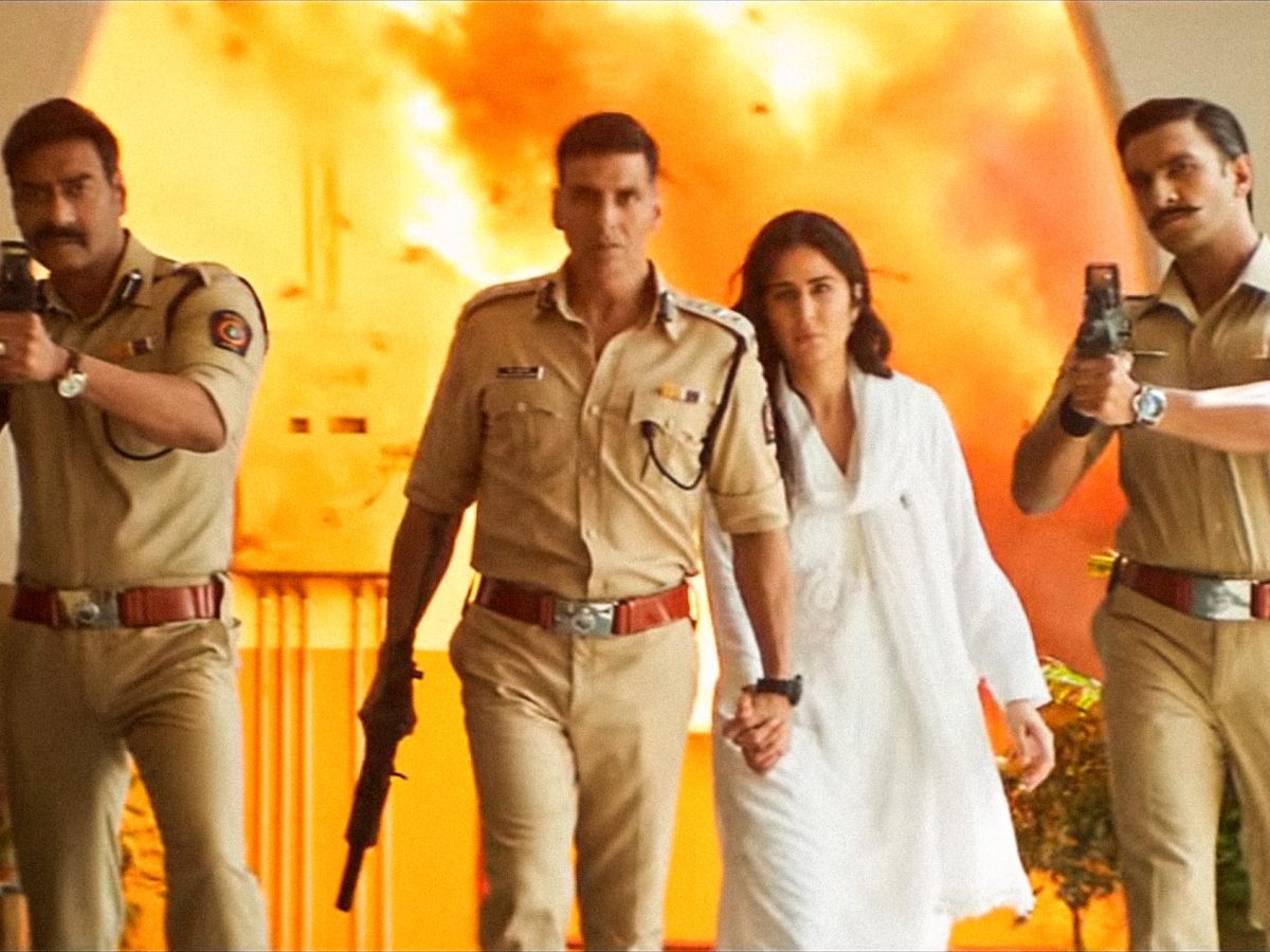 Kareena Kapoor's brand NEW look in Singham Again revealed - Masala.com