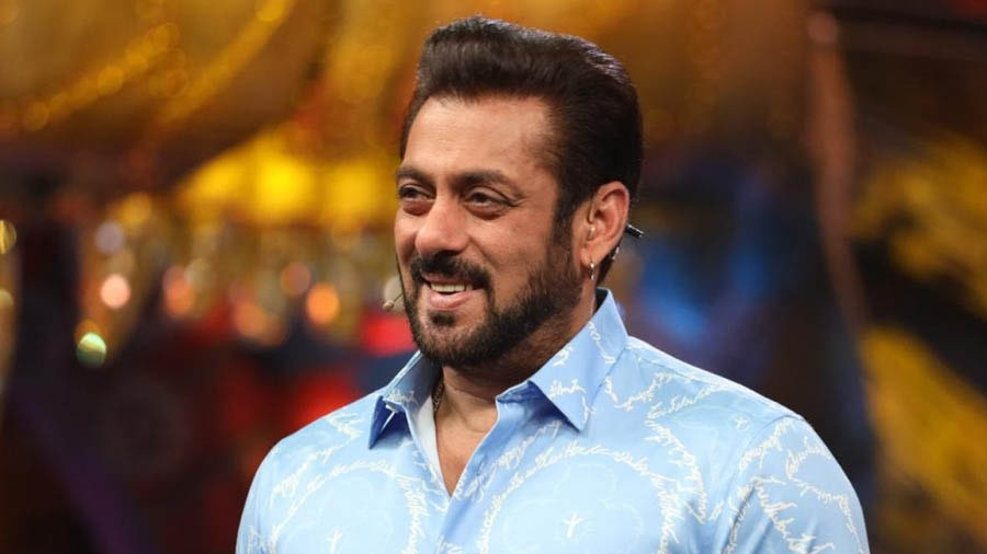 SHOCKING: Salman Khan makes more in 15 minutes than the Bigg Boss voice ...