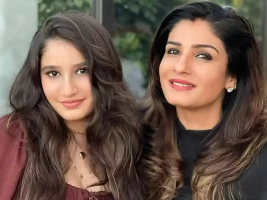 WATCH: Raveena Tandon performs Ganga Aarti in Rishikesh with daughter Rasha Thadani - Masala.com