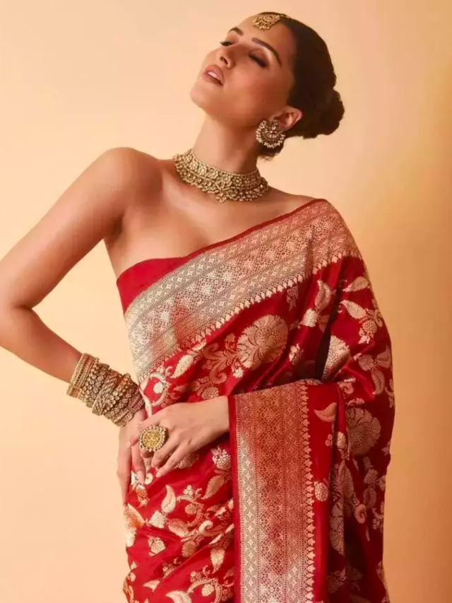 How to dress for festive season: Take five cues from Bollywood divas ...