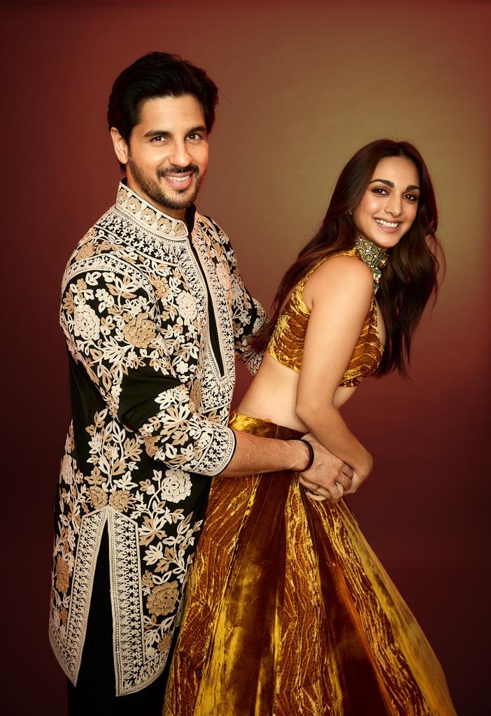 5 Bollywood stars who DAZZLED in gorgeous Manish Malhotra outfits on Diwali 2023 - Masala.com