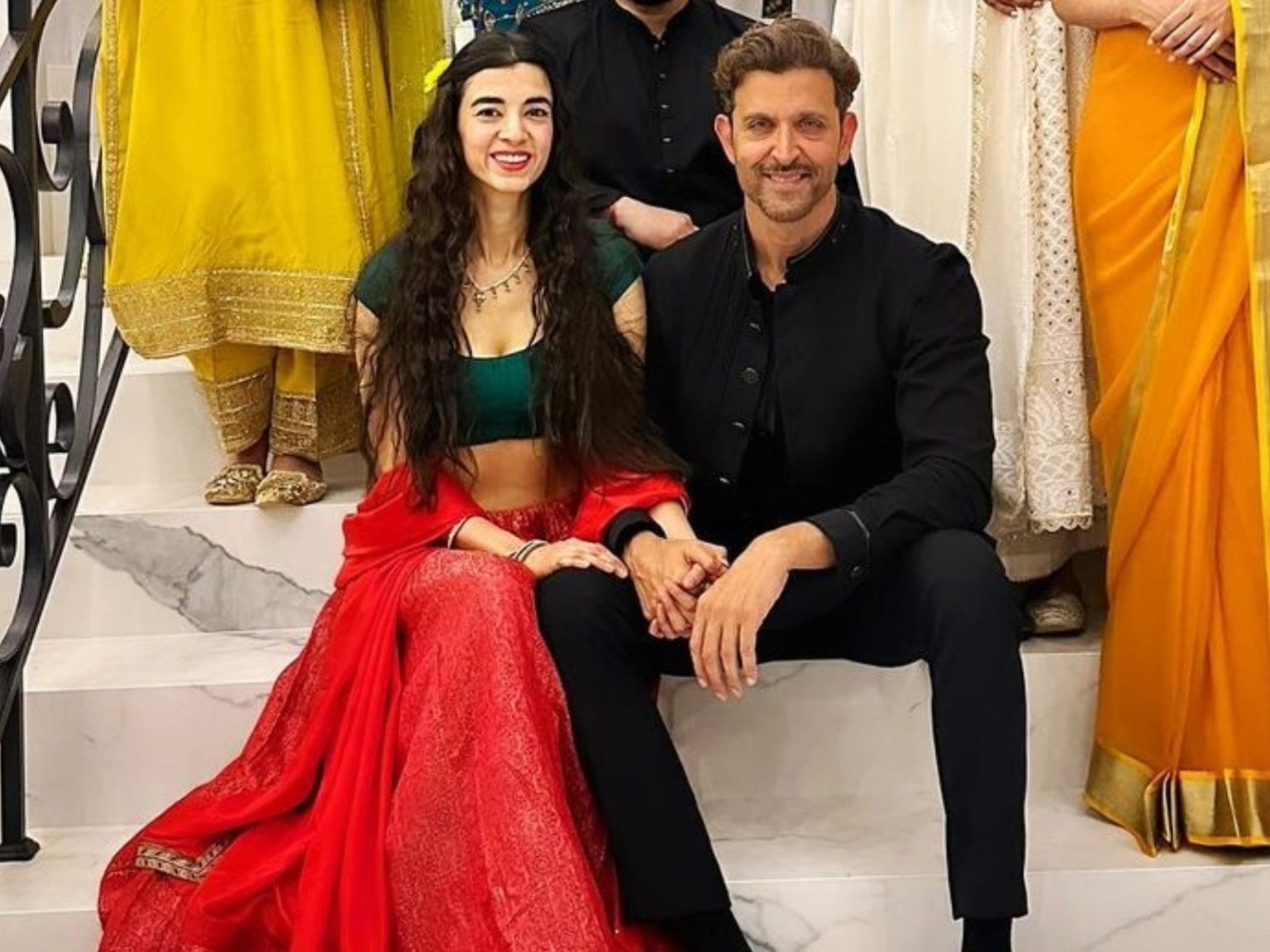 VIRAL: Hrithik Roshan and Saba Azad make the most adorable couple in ...