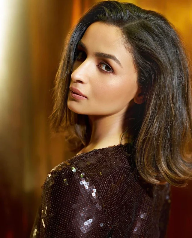 KWK 8: THIS question by Karan Johar made Alia Bhatt SCREAM 'chhee' in ...