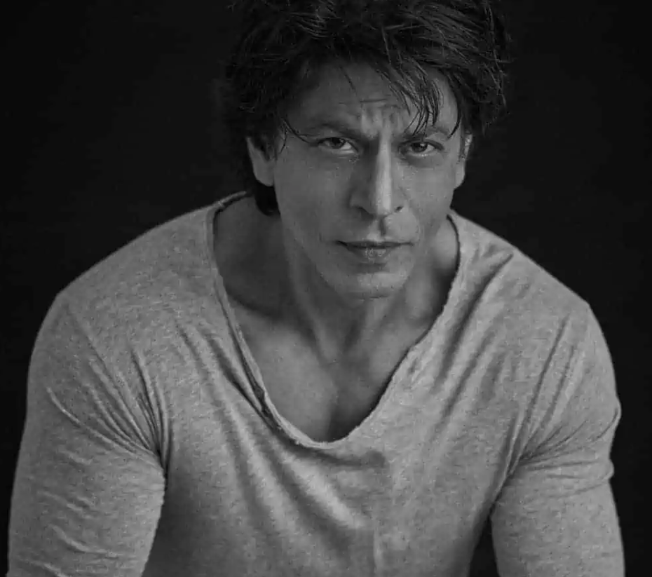 Shah Rukh Khan spotted at dubbing studio for new film, fans act ...