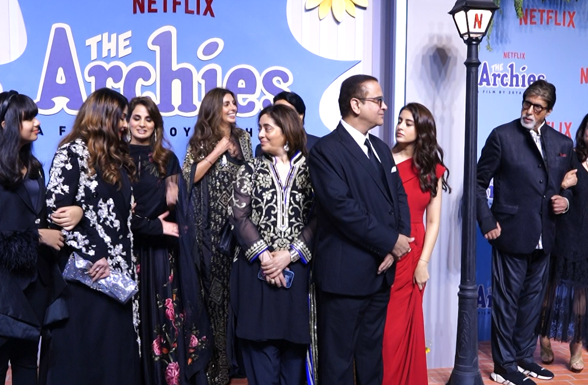 Bachchans stand tall at The Archies premiere: Are Aishwarya and ...