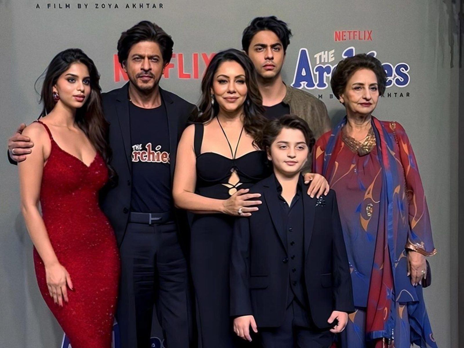 The Archies: Dad No. 1: Shah Rukh Khan supports daughter Suhana Khan with this SWEET gesture at ...