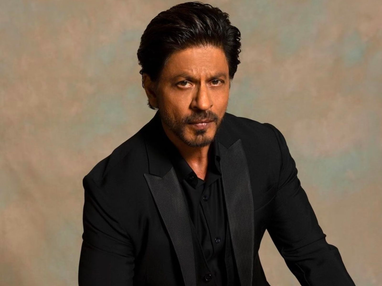 Here's why Shah Rukh Khan BLASTED troll online: Normally I don't answer ...
