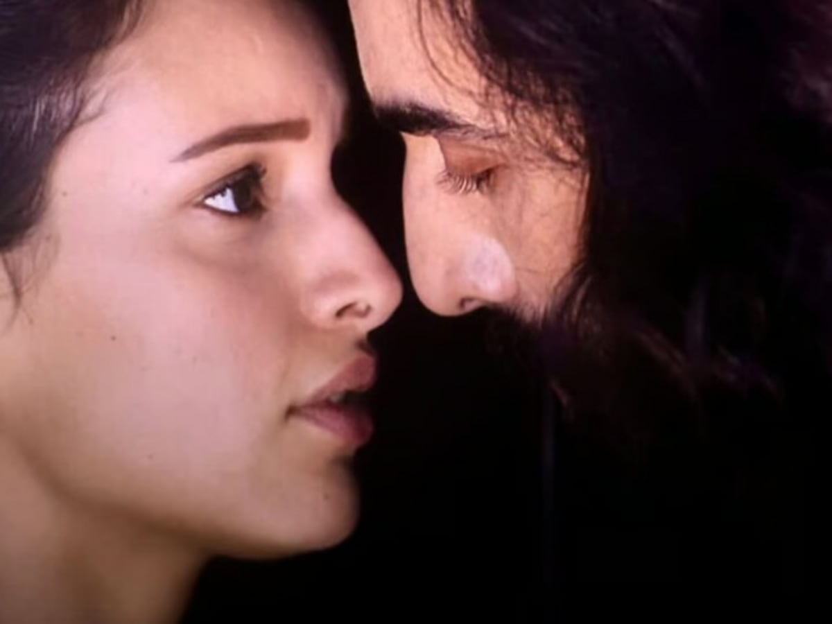 Animal: Triptii Dimri opens up on sex scene with Ranbir Kapoor - Masala.com Animal: Triptii Dimri opens up on sex scene with Ranbir Kapoor - Masala.com