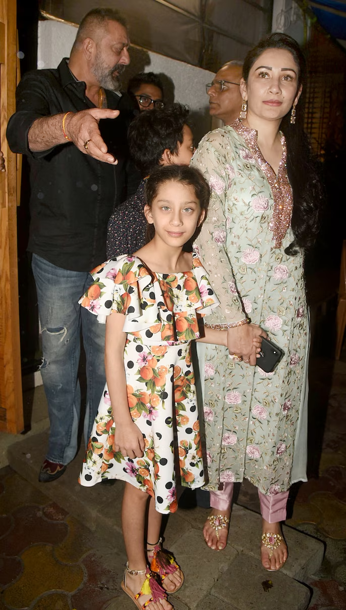 Sanjay Dutt's kids are all grown up and fans can't help but compare ...