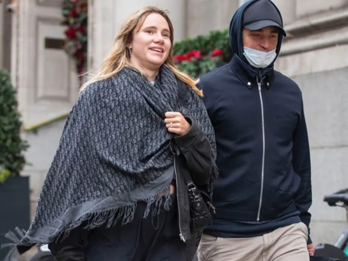 Robert Pattinson and Suki Waterhouse spark engagement rumors after ...