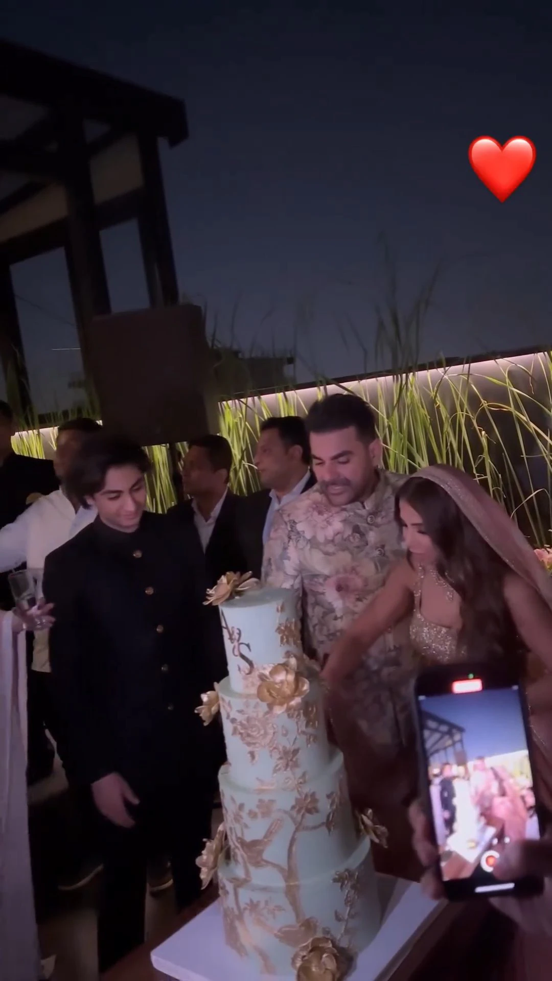 Arbaaz Khan: WATCH VIRAL VIDEO: Salman Khan grooves to 'Tere Mast Mast ...