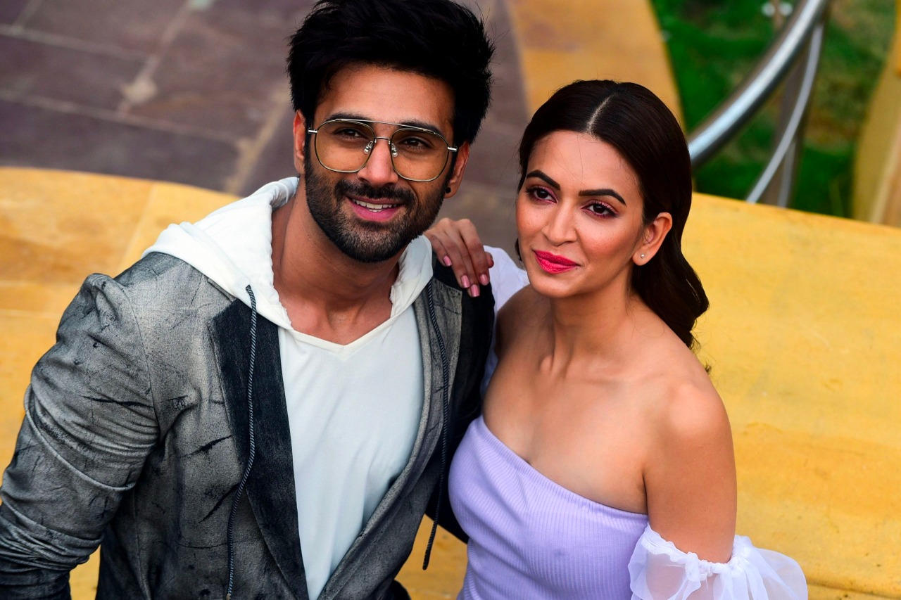 Love birds Pulkit Samrat and Kriti Kharbanda are officially engaged ...