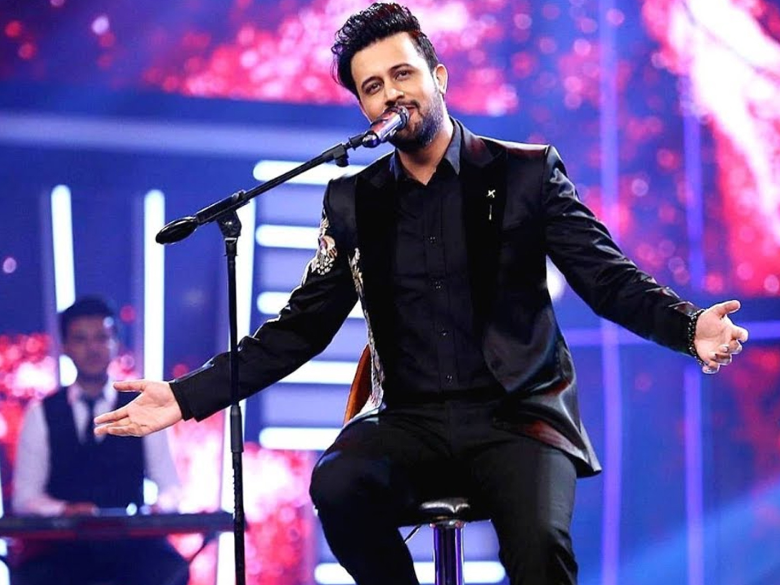 Pakistani singer Atif Aslam to make sensational return to Bollywood ...