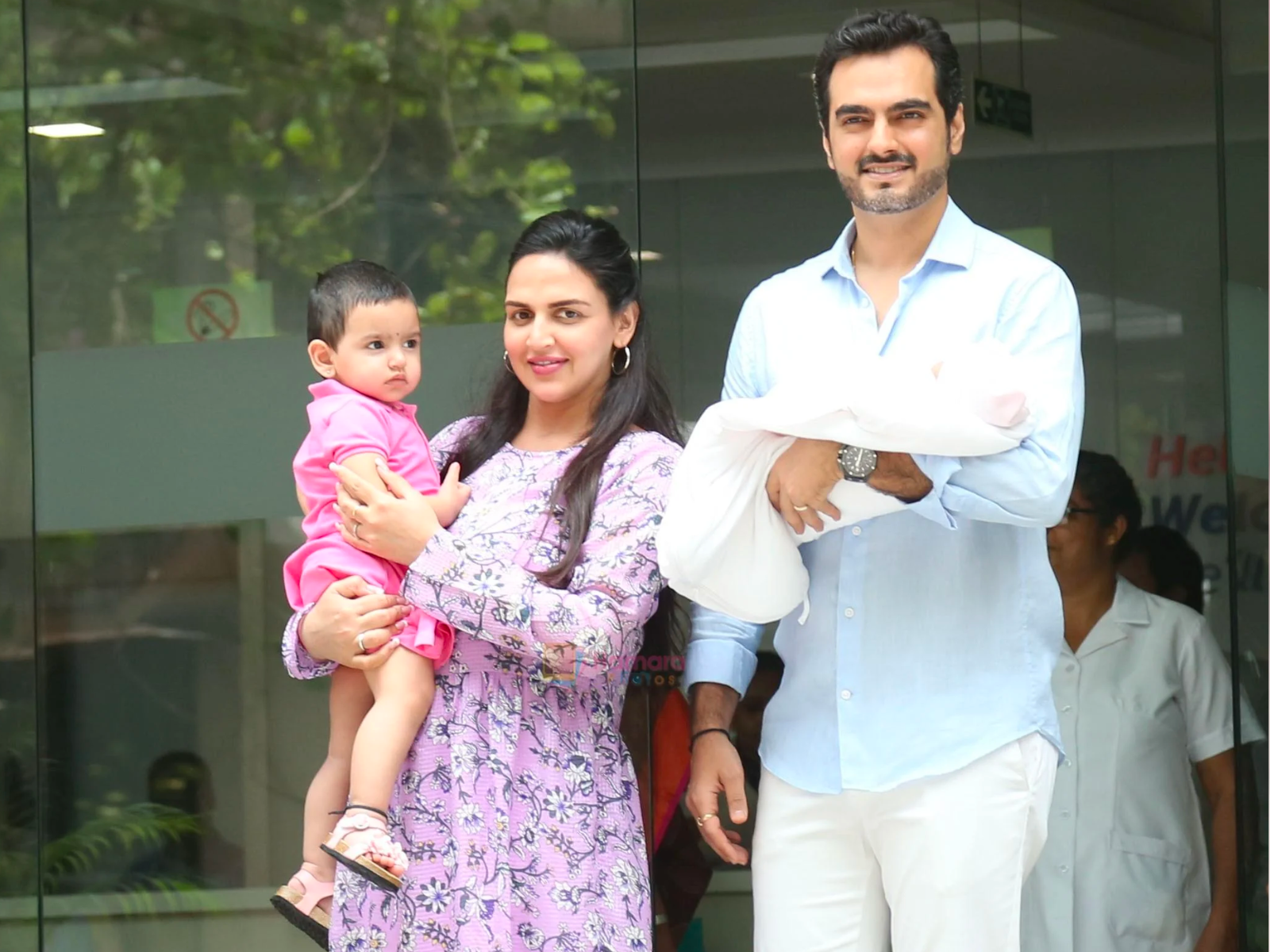 Esha Deol, husband confirm divorce after 11 years of marriage! Deets ...