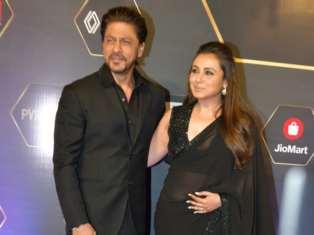 Be still, our K2H2-loving hearts! Shah Rukh Khan and Rani Mukerji steal ...