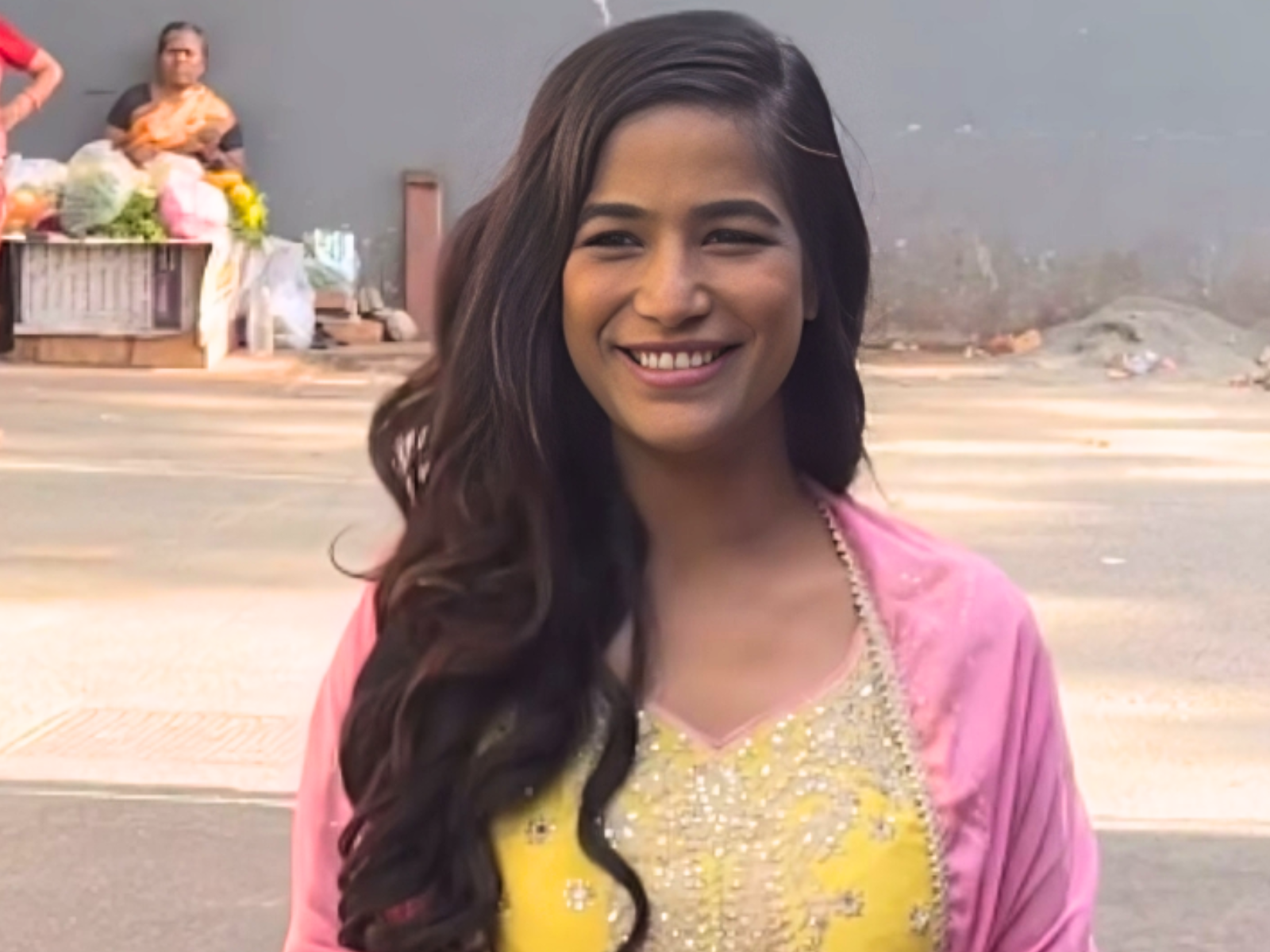 Poonam Pandey makes FIRST appearance post death hoax, responds to ...