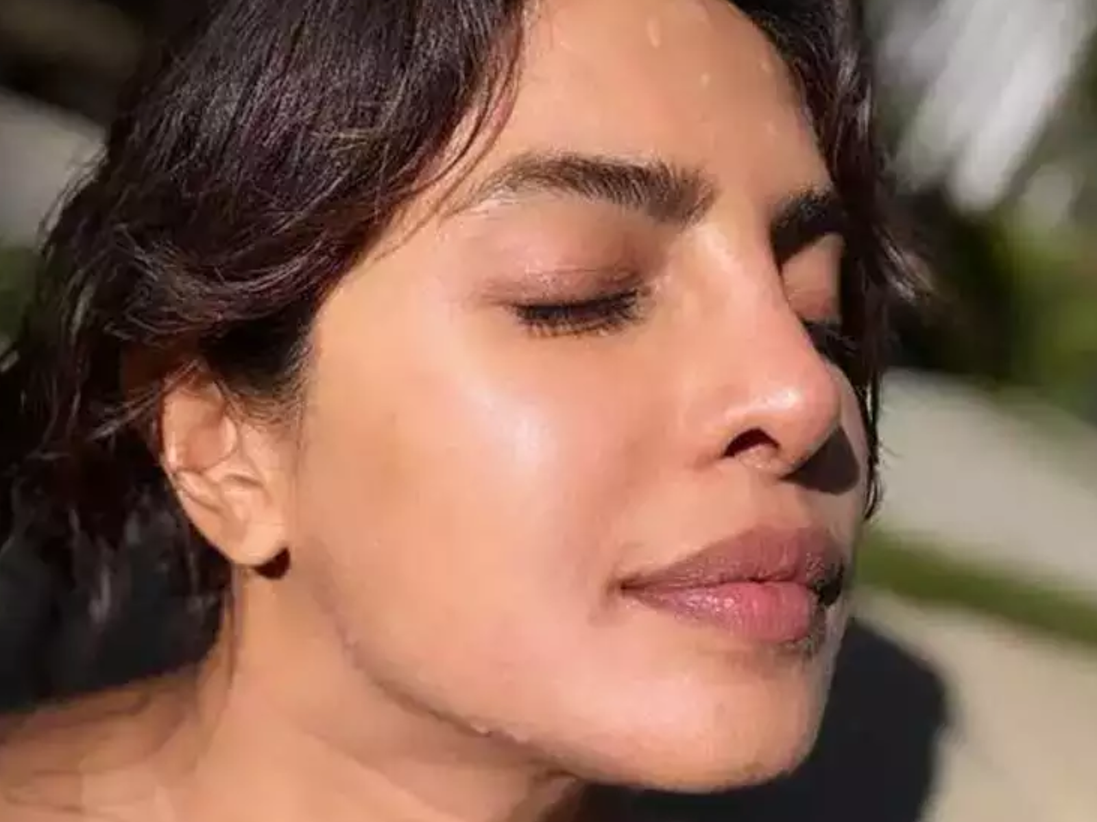 Priyanka Chopra's latest selfie will drive away your Monday blues ...