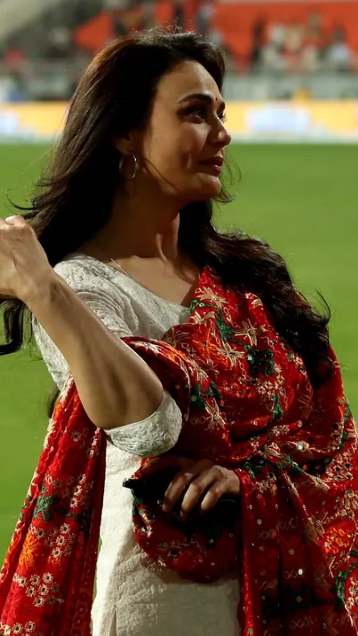 Internet is OBSESSED with Preity Zinta: Here's why - Masala.com